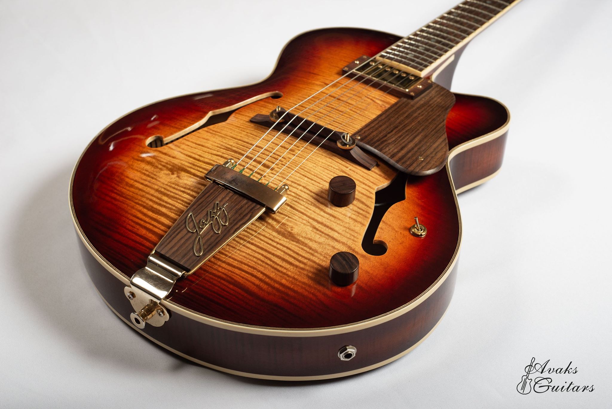 Avaks Custom Guitars